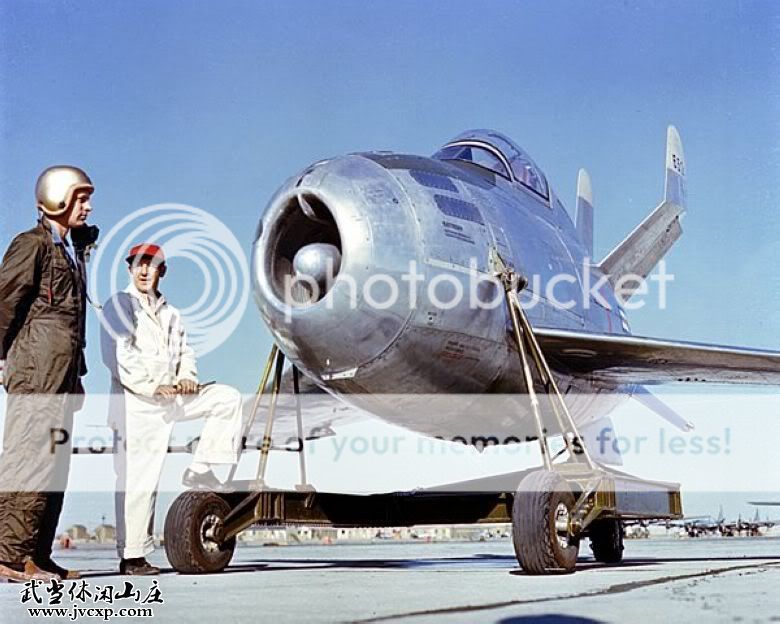 Appreciating the length of the Bumble Bee II : r/aviation